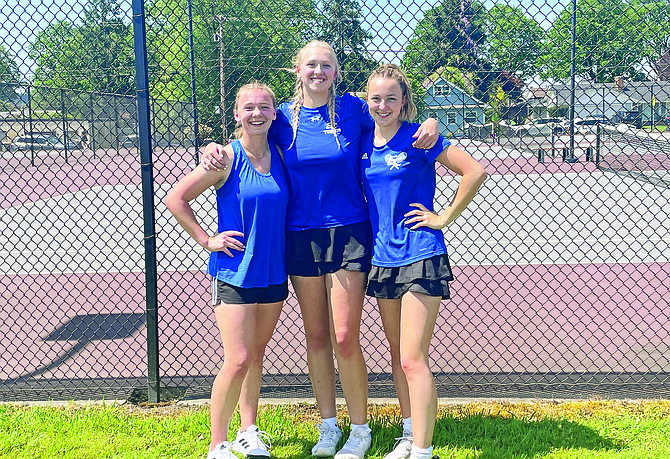 Cruiser tennis sends six to district tournament | The Eatonville Dispatch