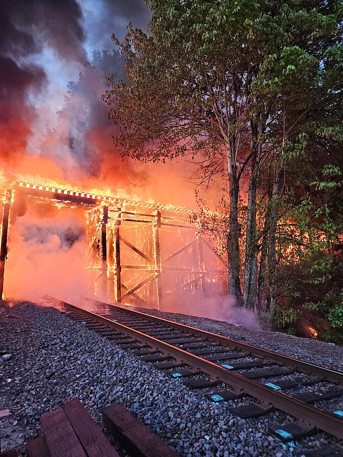 Retired rail trestle in Snohomish burns | Snohomish County Tribune